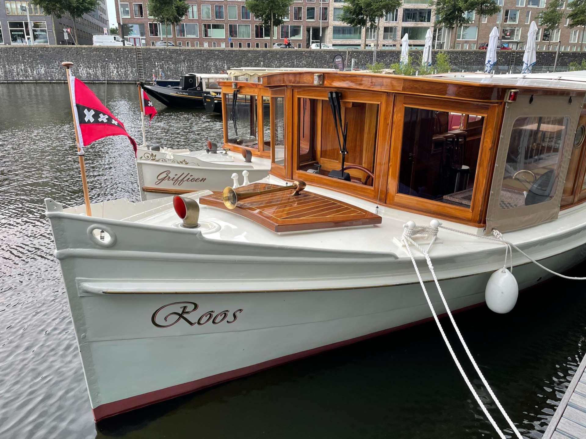 Salonboot Roos – Salonboot Verhuur Amsterdam